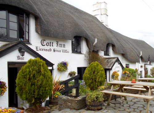 Put your feet up in a traditional English pub - On Foot Holidays